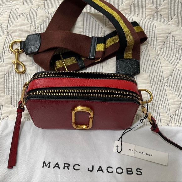 Marc Jacobs | Bags | Marc Jacobs Snapshot Small Leather Camera Bag ...